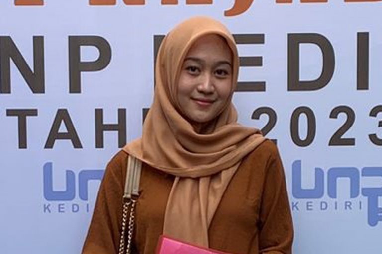 Shinta Robi’ah Al Adawiyah – Pendidikan Profesi Guru